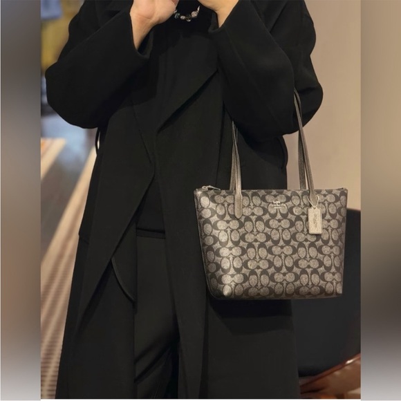 Coach | Bags | Nwtcoach Fiona Zip Tote Bag In Signature Canvascoach ...